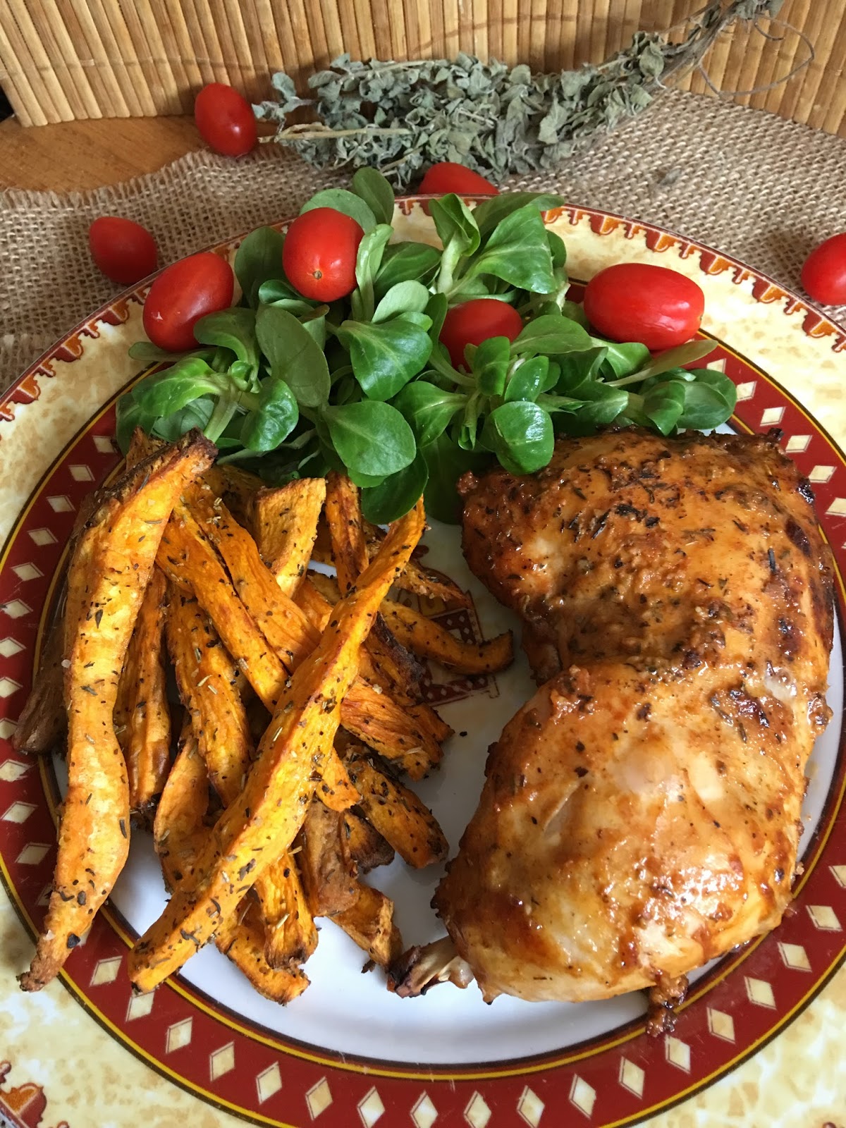 Poulet mariné et frites de patates douces