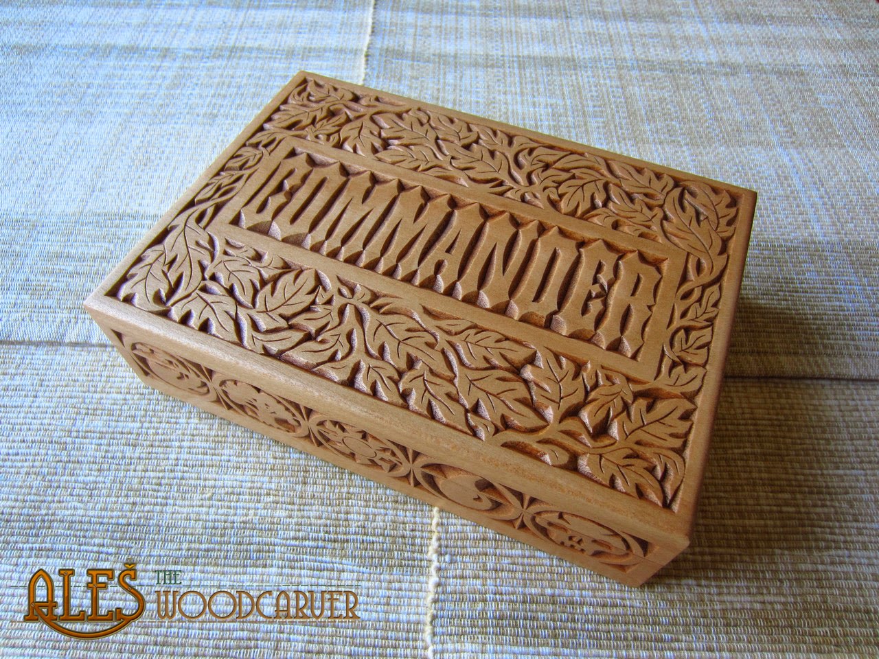 Ales the woodcarver: Magic the Gathering - Commander card boxes