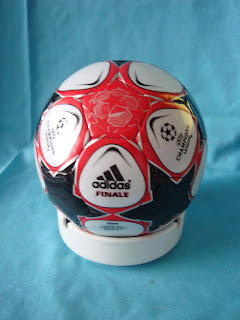Colección Adidas mini ball: UCL