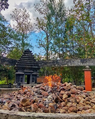 Tak Hanya Api Abadi Mrapen, Ternyata Ada 5 Wisata Api Abadi di ...