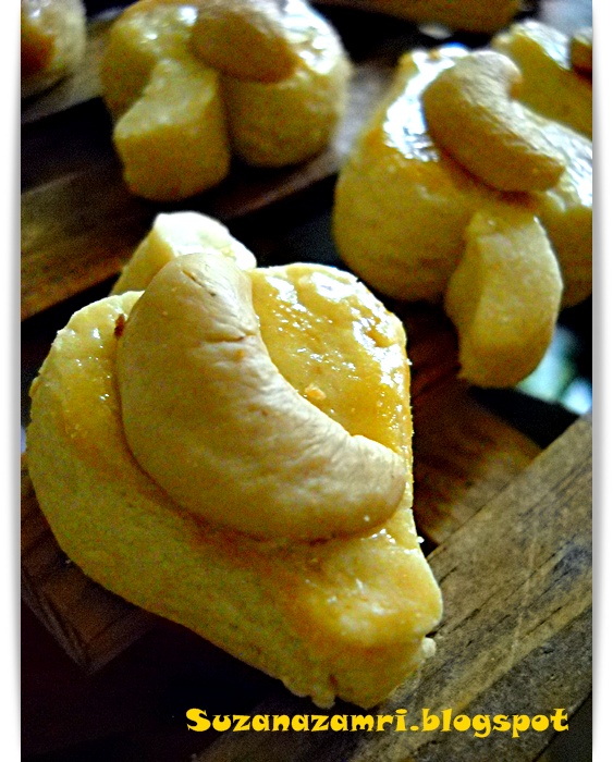 ..Cooking with soul.....: BISKUT GAJUS