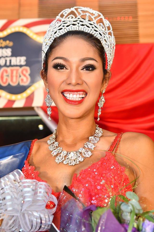 THE QUIDNUNC QUEEN : MISS MANGO TREE CIRCUS