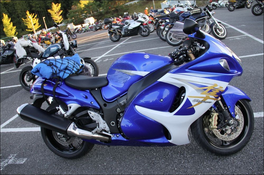 ROAD RIDER: SUZUKI HAYABUSA 1300