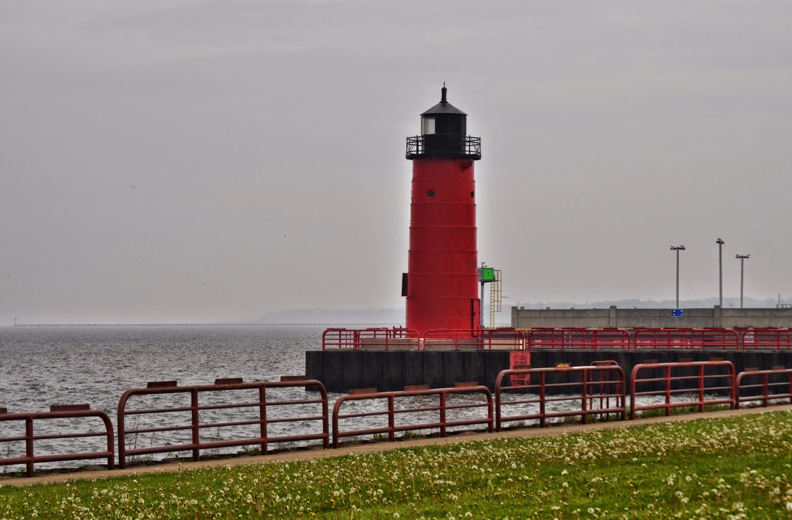 WC-LIGHTHOUSES: MILWAUKEE PIERHEAD LIGHTHOUSE-MILWAUKEE, WISCONSIN