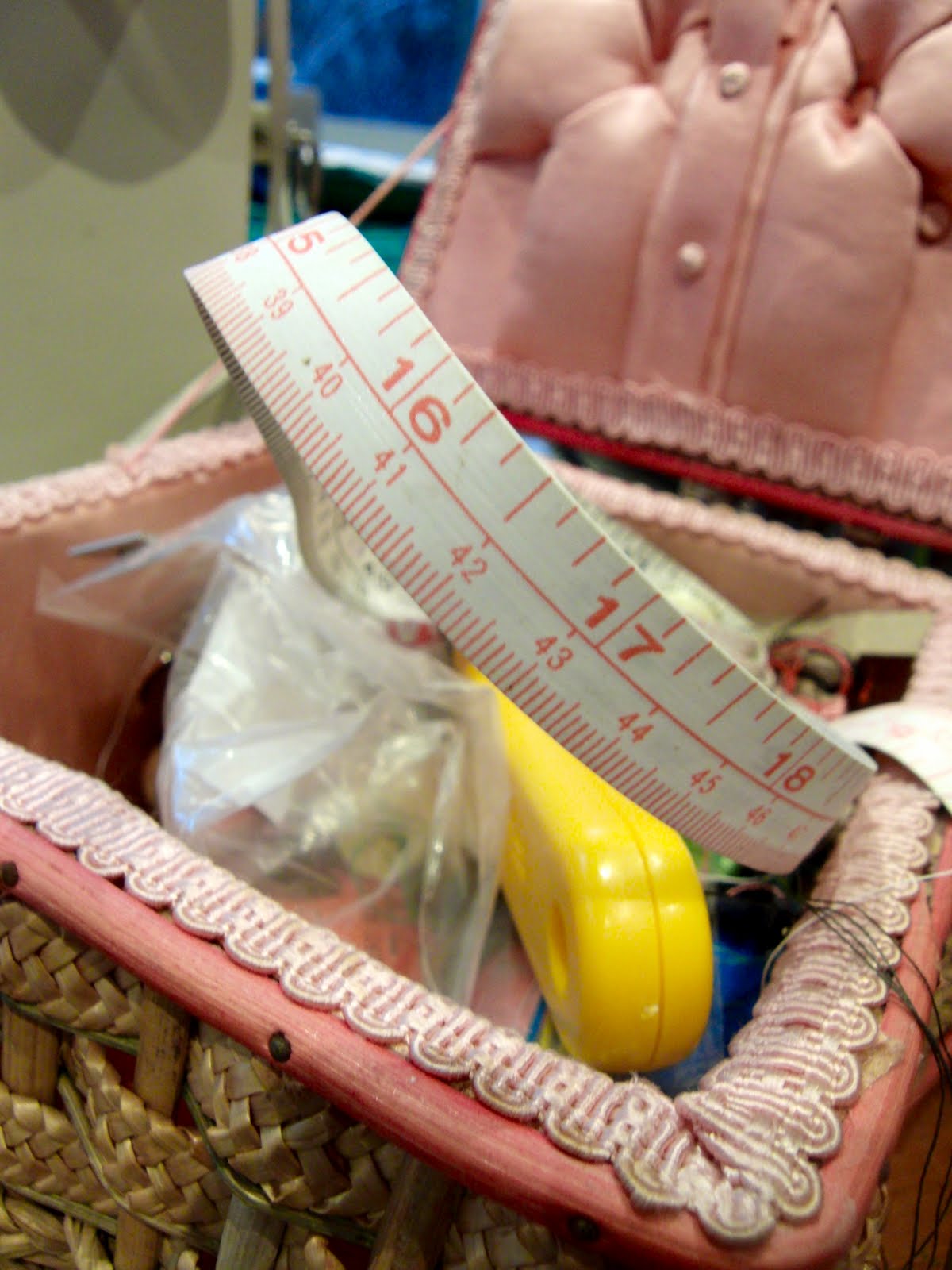 Feltasaurus: Op-Shop Formal