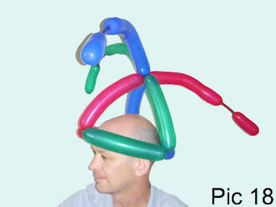 CLASSICAL: Balloon clown hat