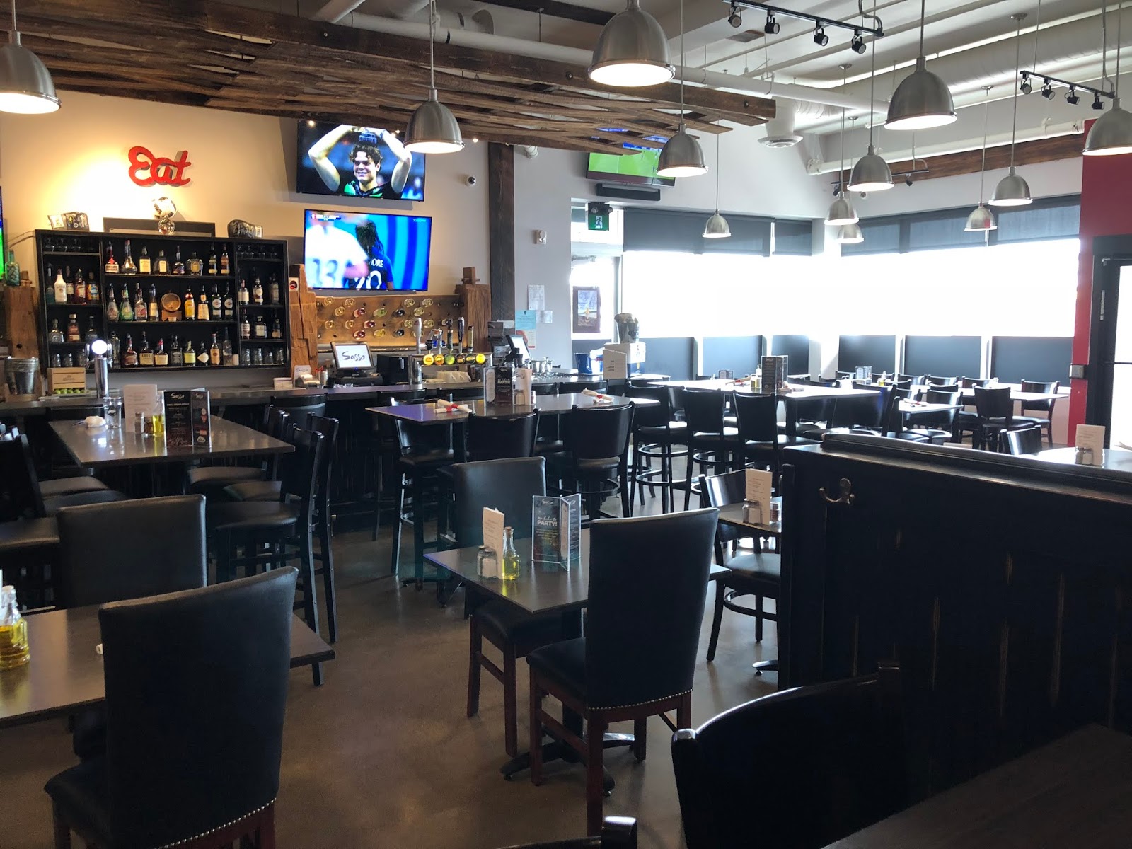 Teena in Toronto: Sasso Pizza Market and Bar, Hamilton, ON