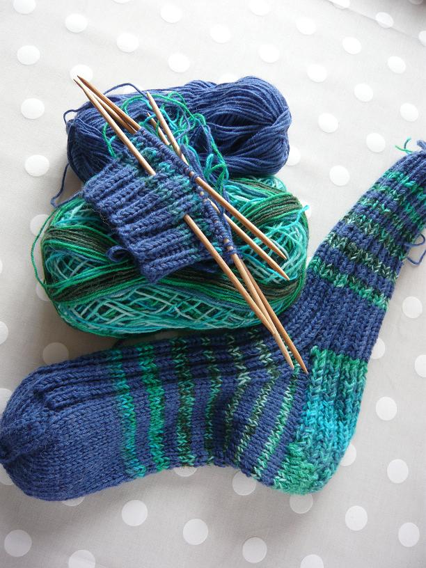 Dödergök: Sticka, stickade, stickat