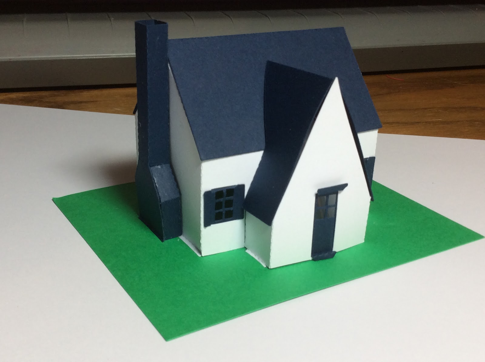 Papercrafts and other fun things: Miniature House #5 - A Cape Cod with ...
