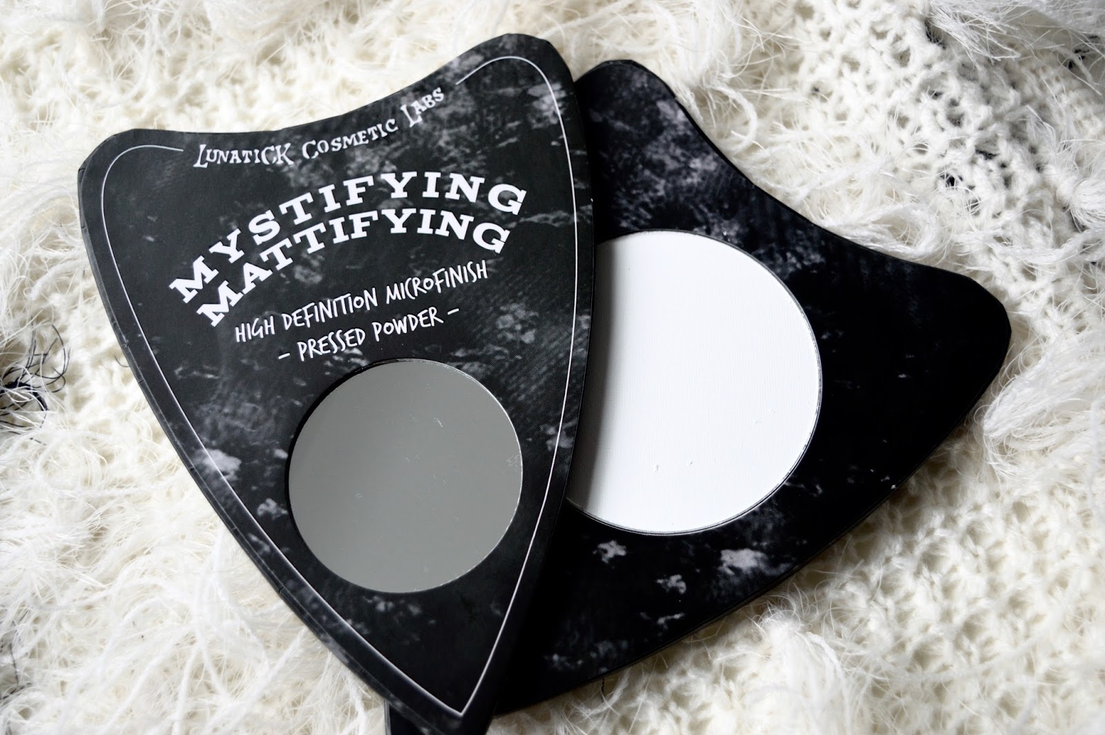 Beauty Review: LunatiCK Cosmetic Labs | POPCORN AND GLITTER