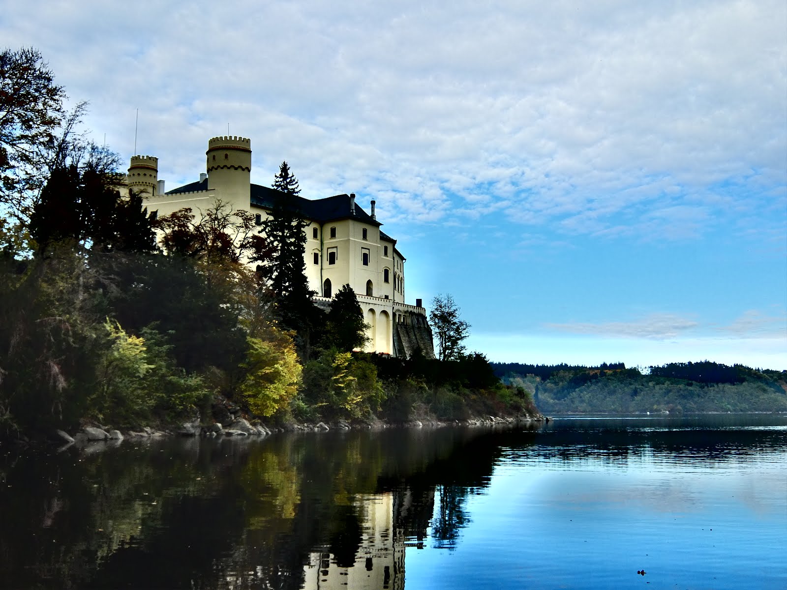 a facetious guide to Czech Republic: the museums of Orlik and Zvikov