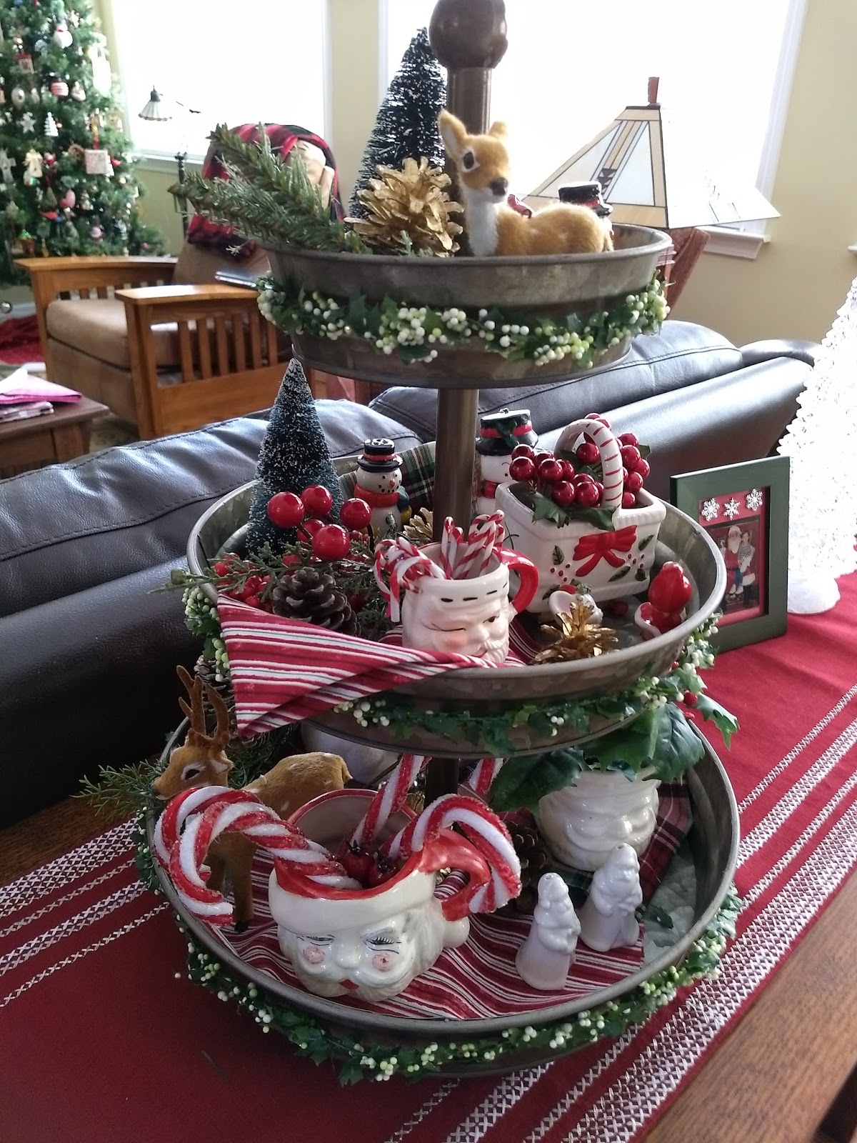 CraftyCat: The Christmas Three-Tier Tray