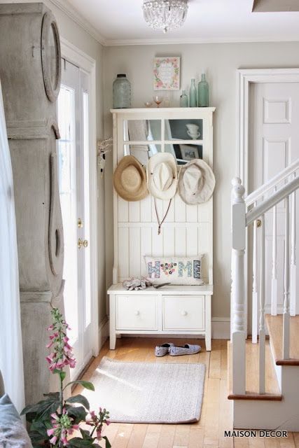 Chapel Cottage Chicks: Hall Tree