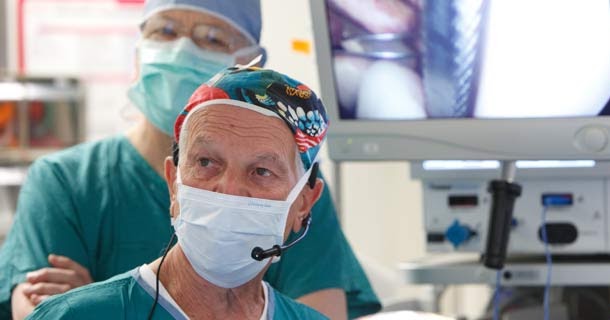 Doktor Mustafa Yuksel: Yeni Dünya'da Göğüs Cerrahisi ve Nuss