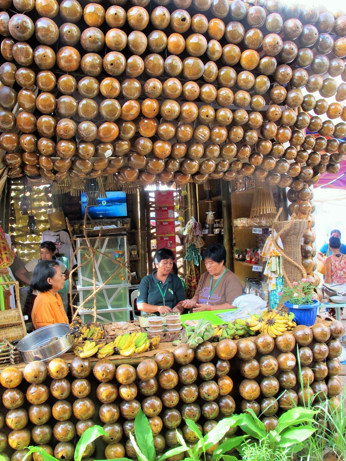Gridcrosser: Coconut Creativity: Spectacles and Festivity at Quezon’s ...