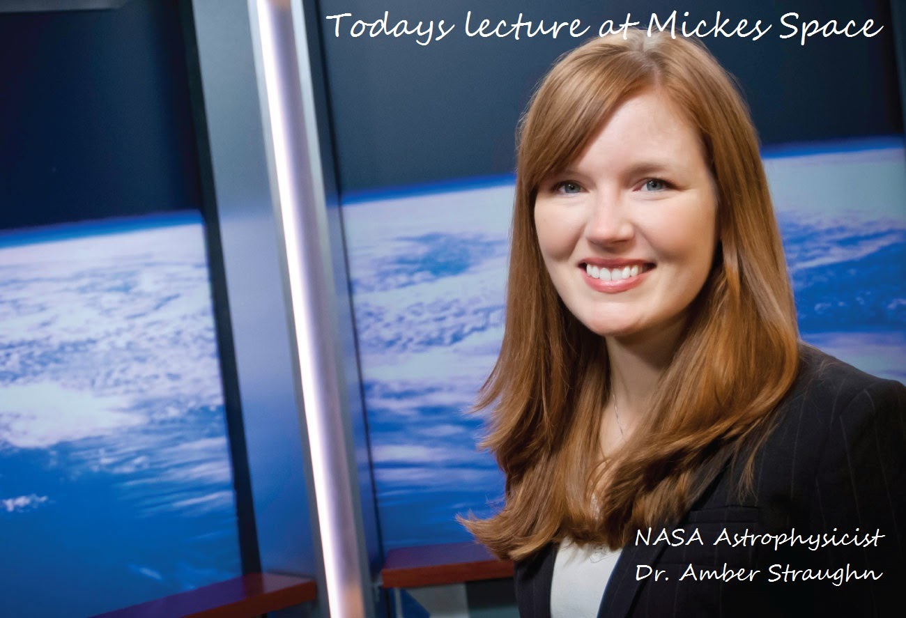 Mickes space: april 2015