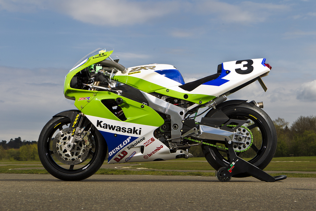 Kawasaki ZXR 750 R. Green Rocket - RocketGarage - Cafe Racer Magazine