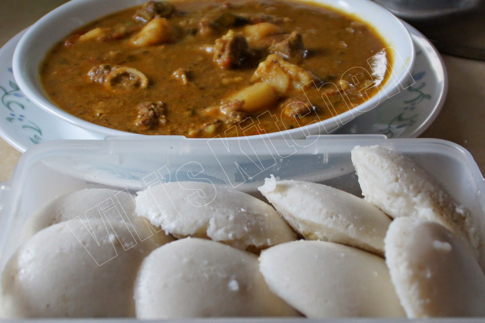 Viki 's Kitchen: Idli (Plain/ traditional)