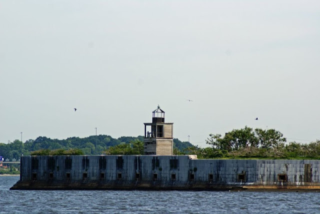 Life in the Slow Lane (The Pearl): July 3 – Baltimore Lighthouses
