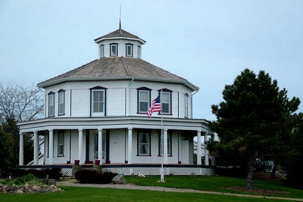 An Old-Fashioned World: old house styles