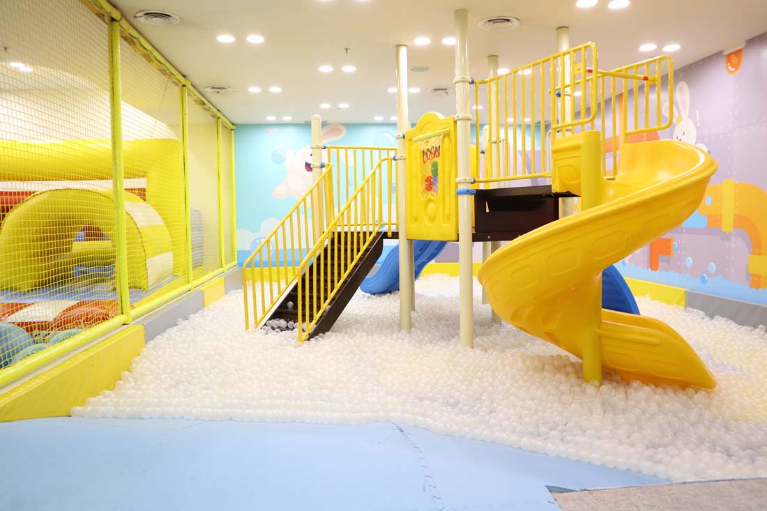 Review Playground Miniapolis Pakuwon Mall Surabaya - Riska Ngilan