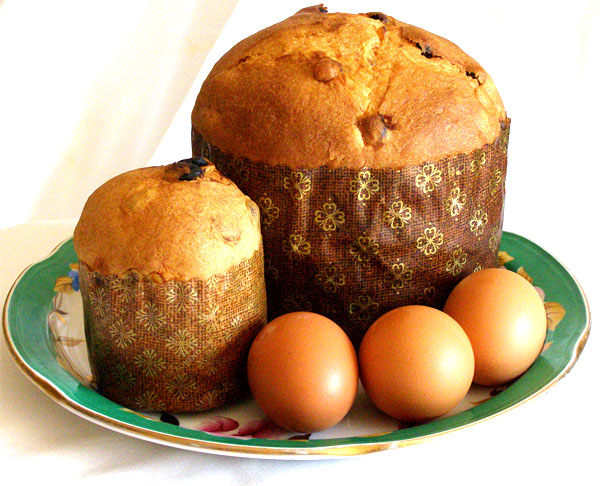 Homemade Bread Recipes: How to Make Russian Kulich Bread