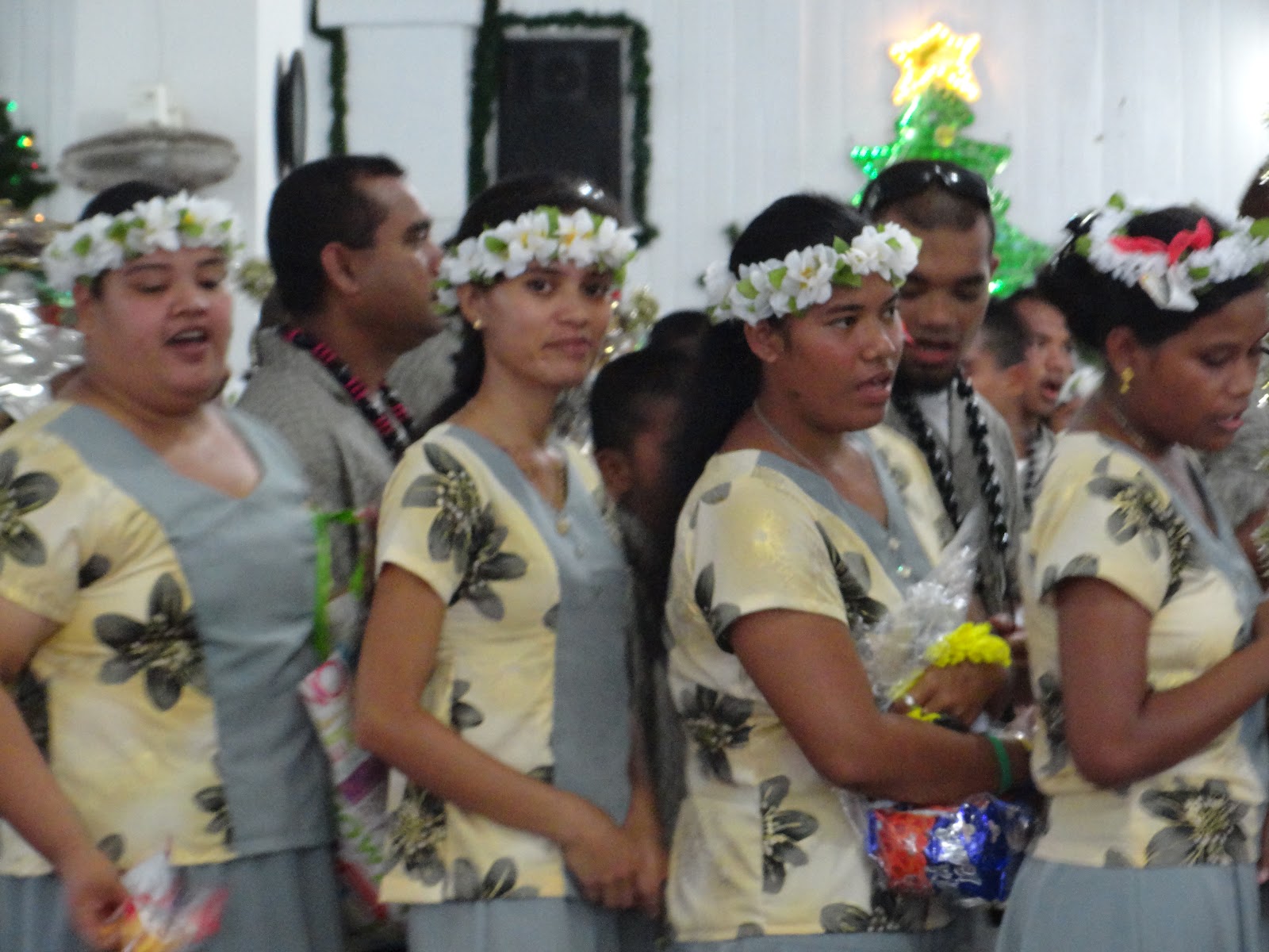 Traipsing With Kathy: Christmas Marching ~ a Kosraean tradition!