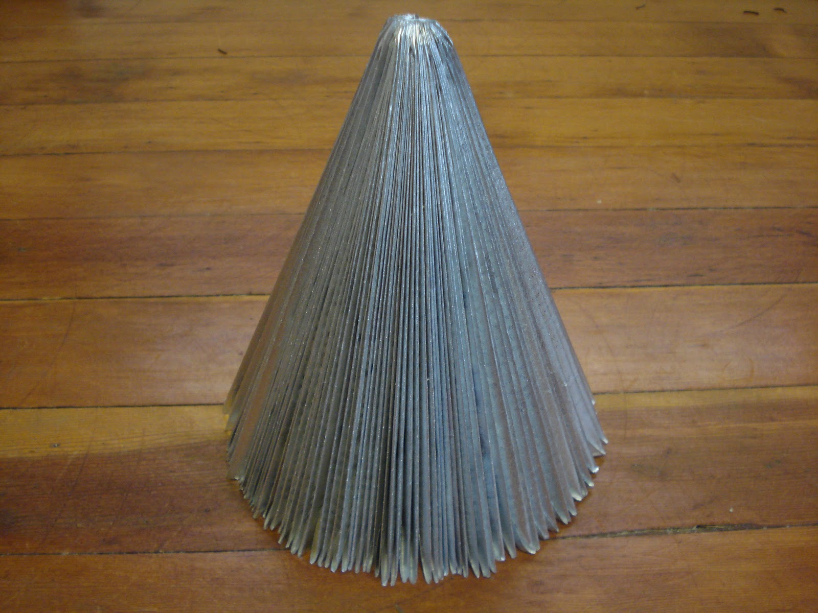 se la cava.: Magazine Christmas Tree