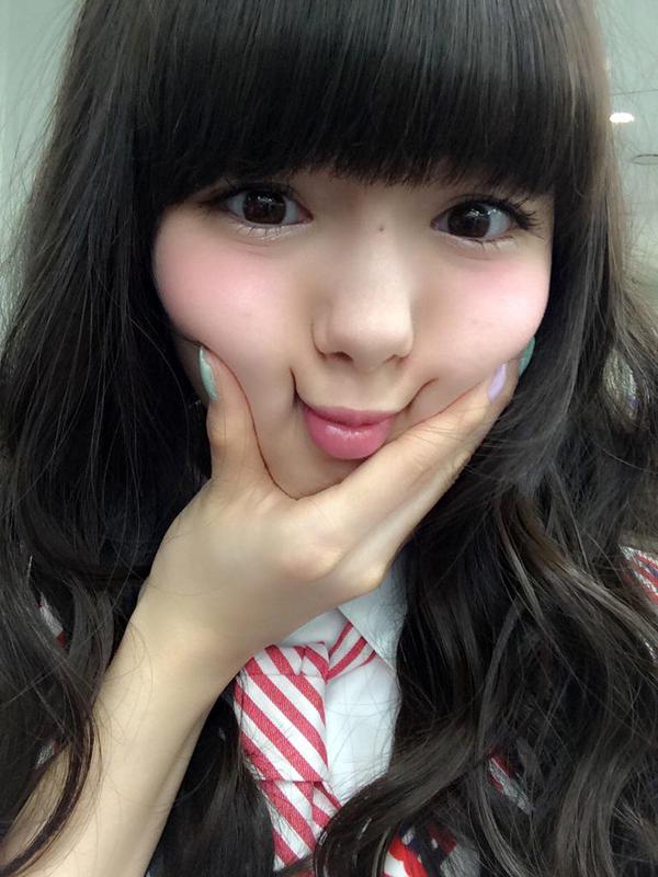 squish face: asian cheek squish