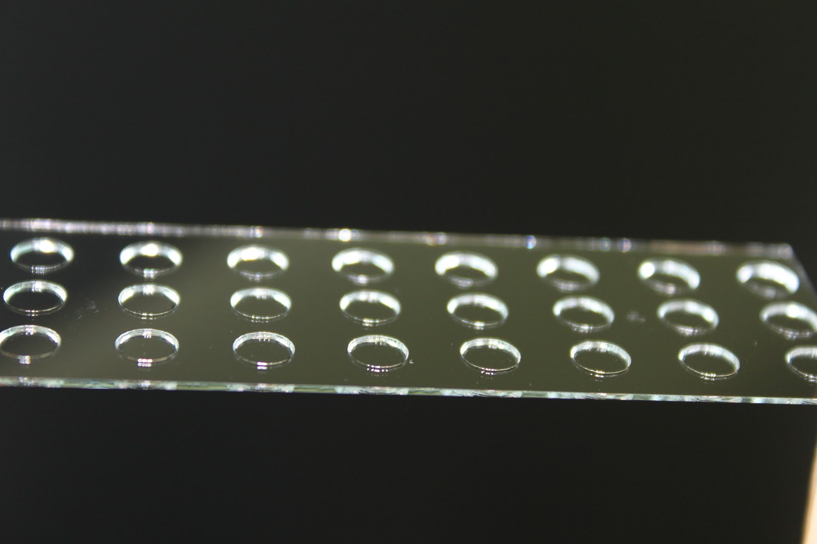Etching Glass by HanaAMT: Microarray Slide Glass with 1Step Well for ...