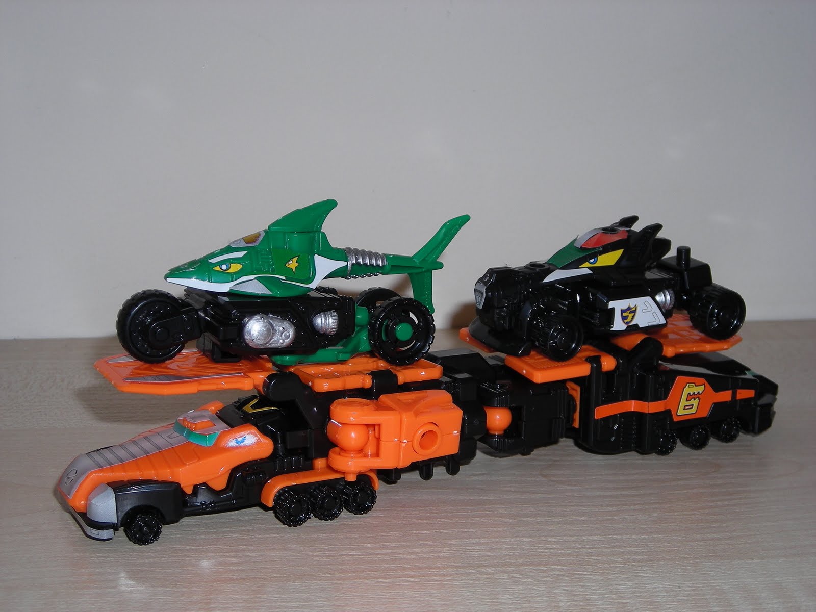 My Shiny Toy Robots: Toybox REVIEW: Engine Sentai Go-Onger mini-pla ...