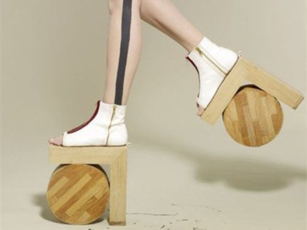 8 crazy and weird shoes that will make you cringe