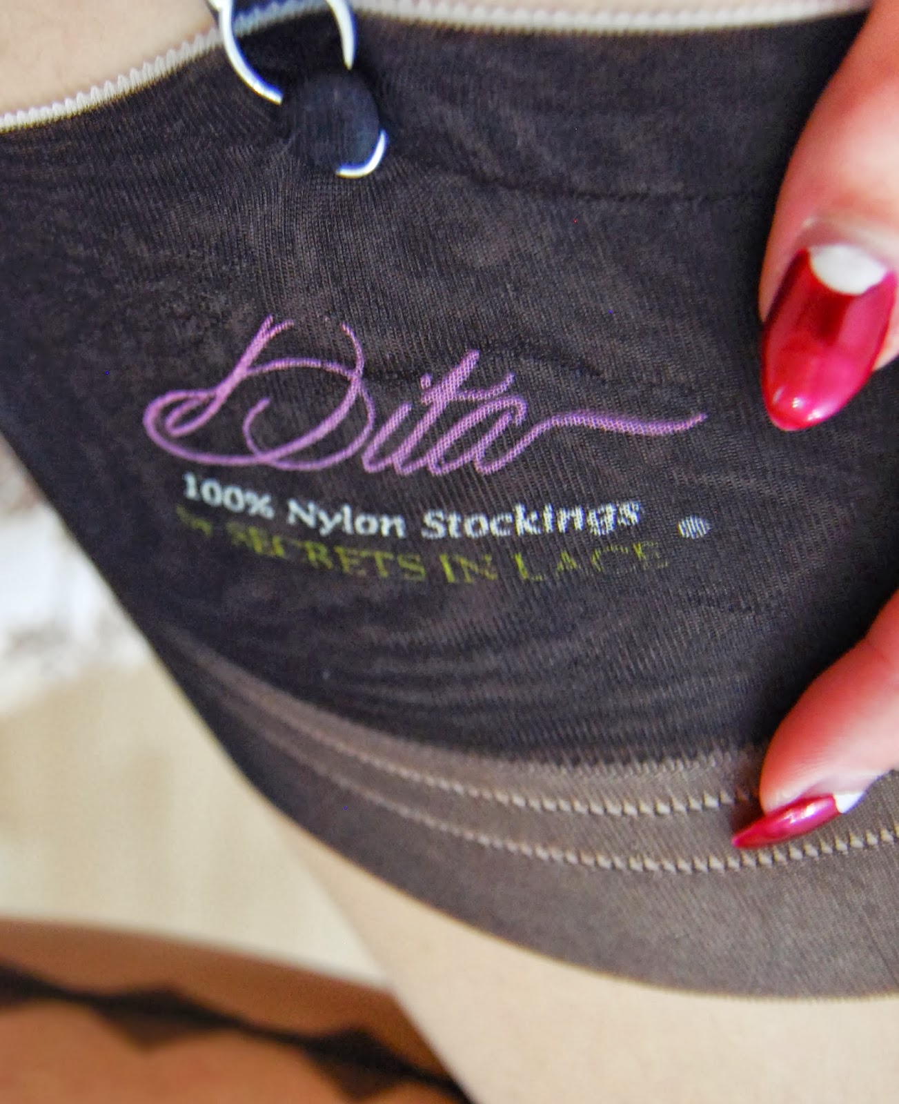 Idda van Munster: Secrets in Lace