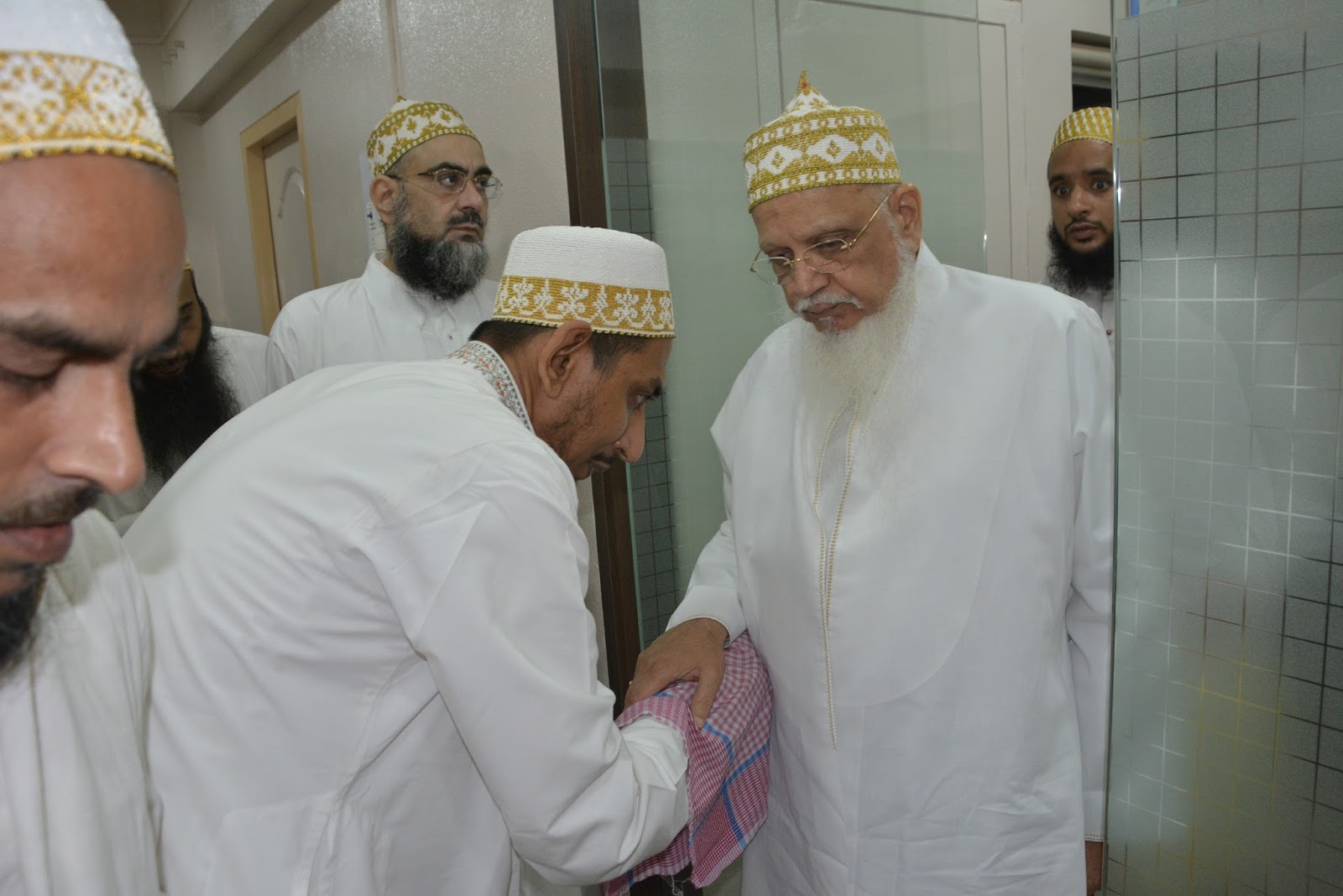 Hasani Madrasah: Shehzada Aali Waqaar Al Qaid Johar Bhaisaab Ezzuddin ...