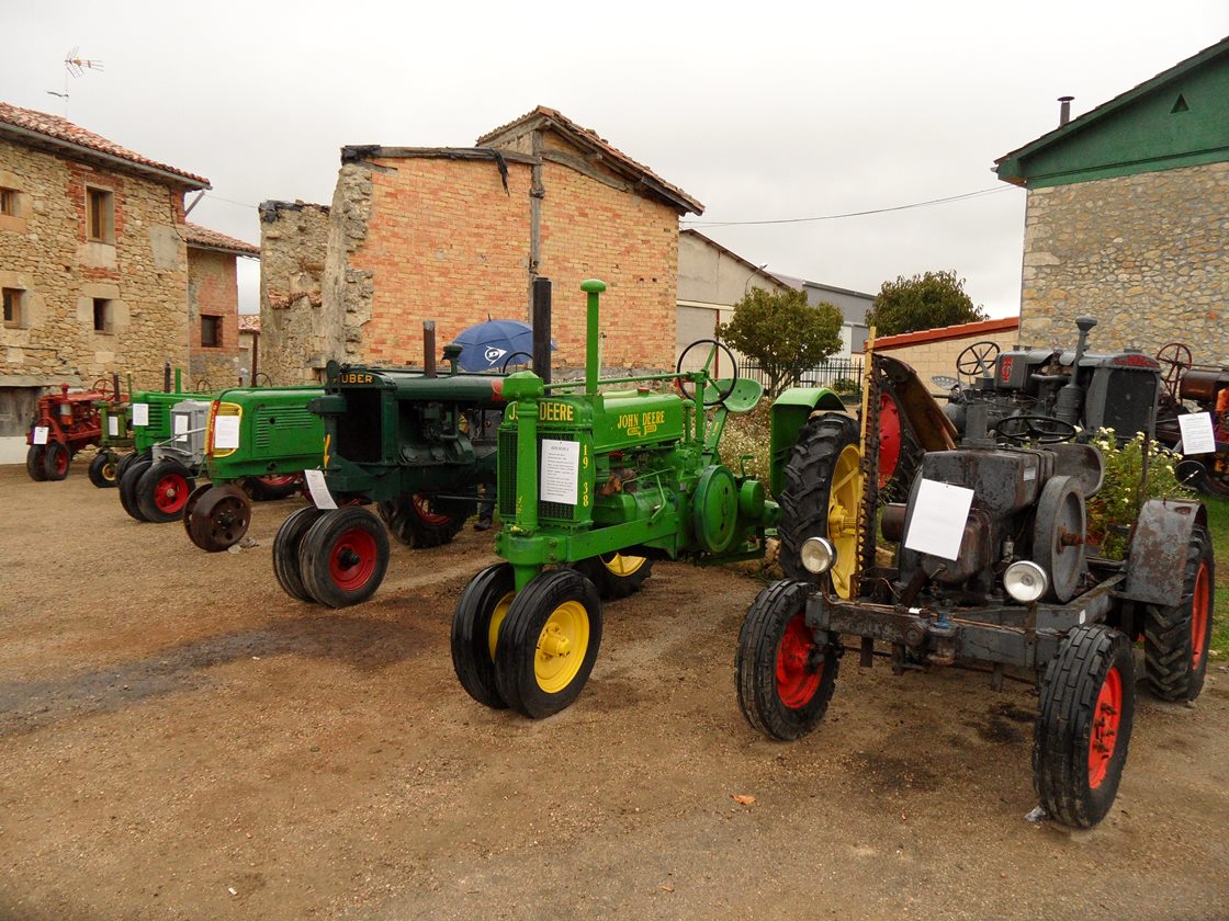 Tierras de Burgos: La sorprendente colección de tractores antiguos en ...