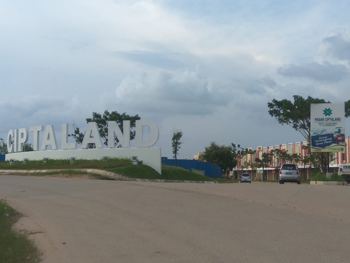 Kaki Langit Singapura di Atas Bukit Cipta Land Tiban Batam