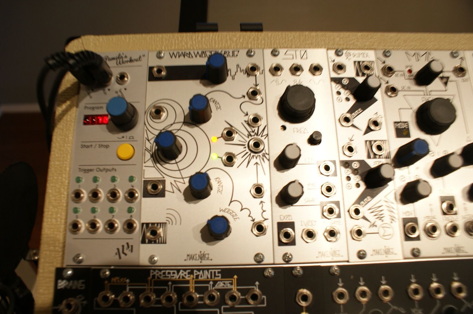 MATRIXSYNTH: Make Noise Shared System - Modular Synthesizer