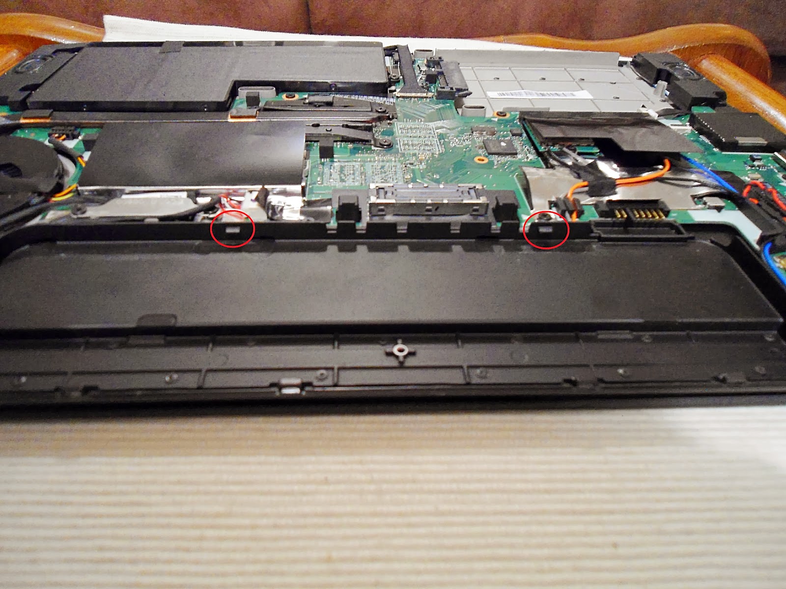 TechWangler: Opening Up the Lenovo ThinkPad T440/T440s