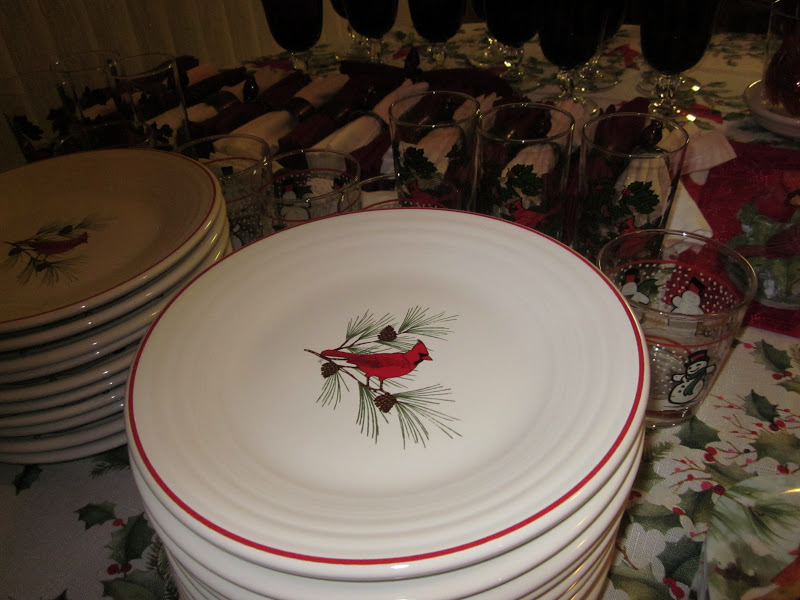 Tablescapes: Cardinal Christmas!