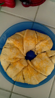 Dirty Mouth Mama's Kitchen: Beef Calzone Ring