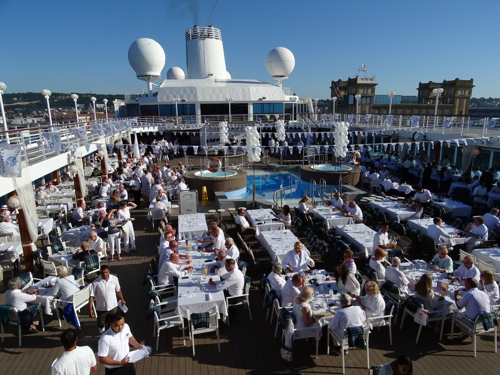 Sergio@Cruises: White Night Parties na Azamara Club Cruises