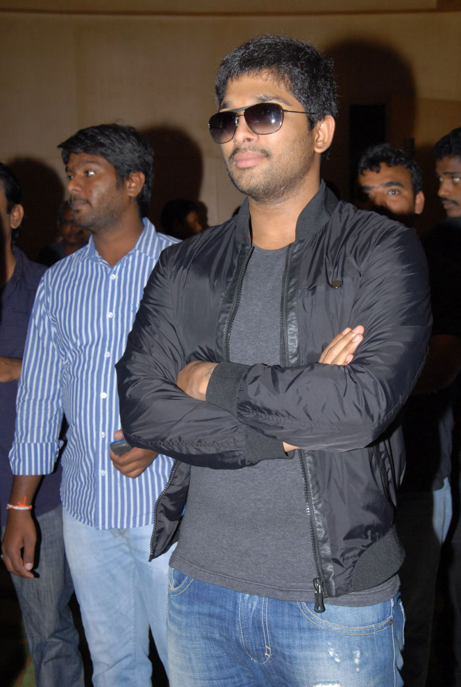 Allu Arjun Stylish photos at Julayi Success Meet