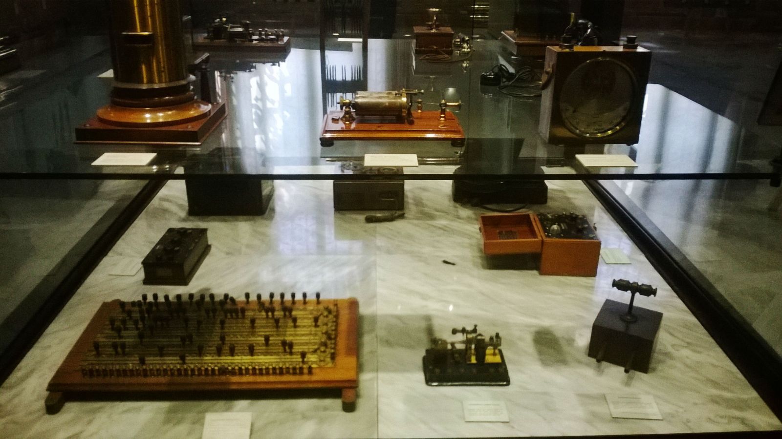 Ondas Electromagnéticas Guiadas. : Museo del Telégrafo