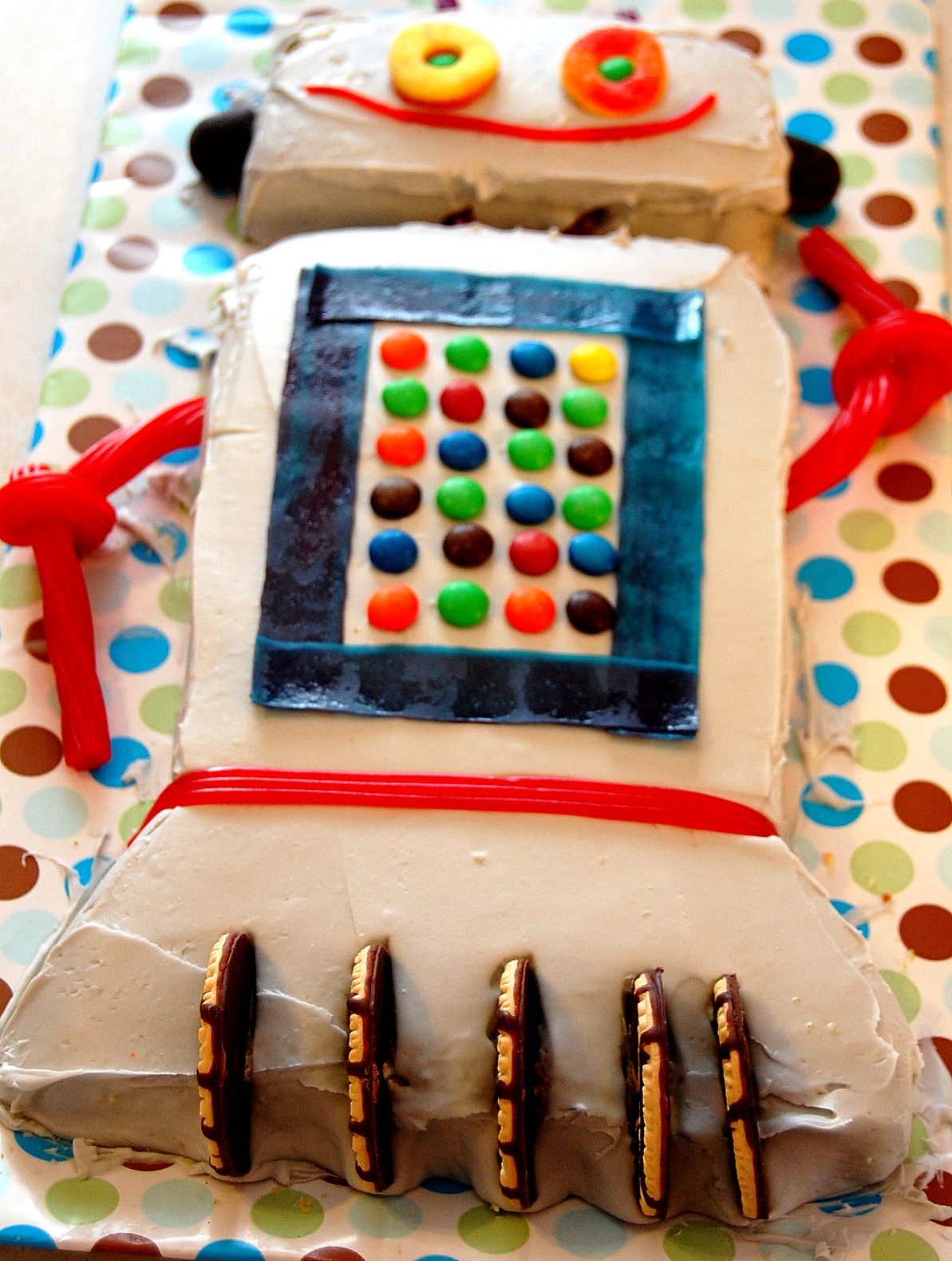 Heathers House To Home: Robot Cake for the G-Man
