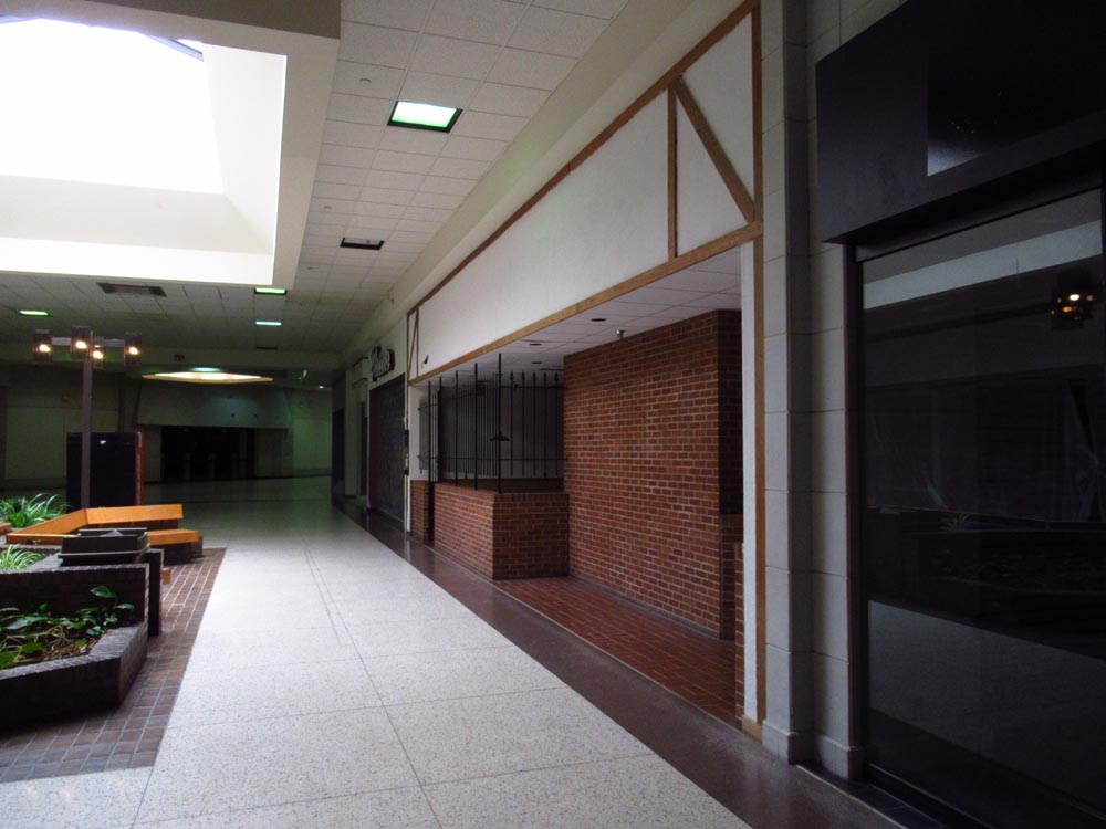 Sky City: Retail History: Warren Mall: Warren, PA