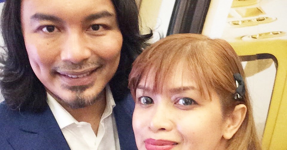 Wajah Elina Penyanyi Suasana Hari Raya - AdakruwHuang