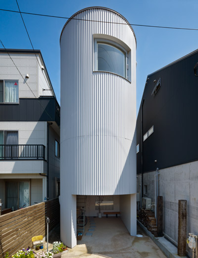 ARTOPIATECTURE: neo-modern silo house