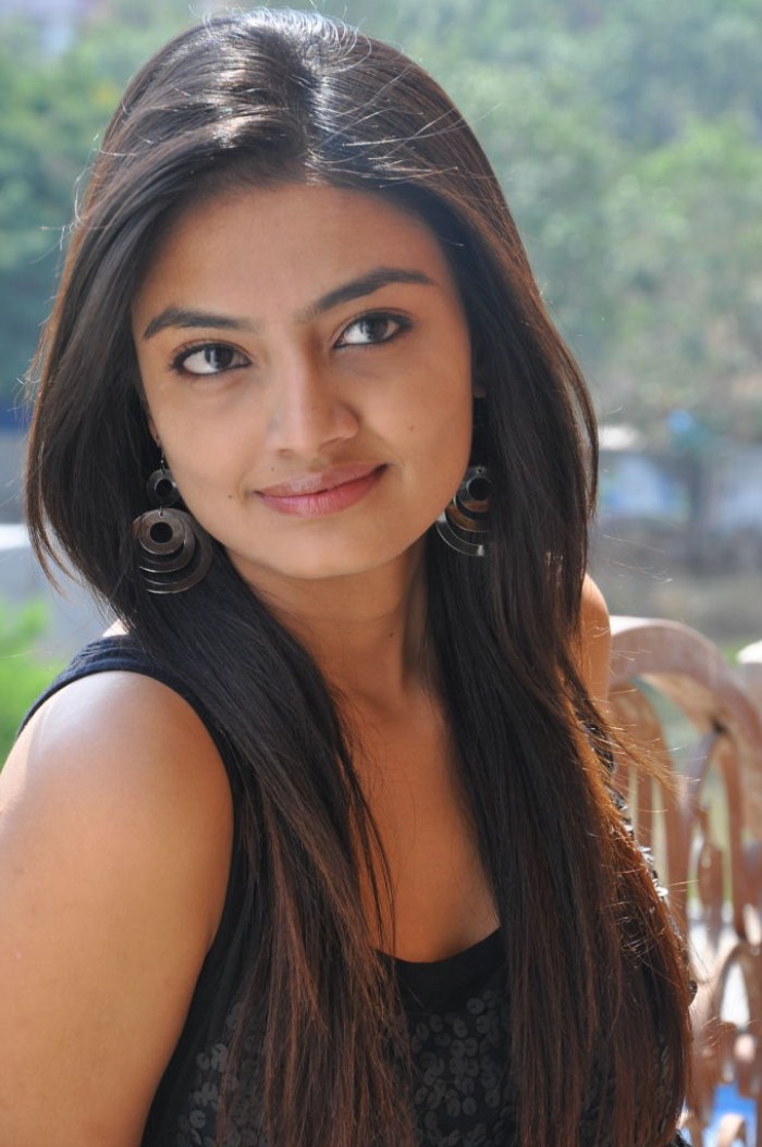 LATEST MOVIE MASALA: NIKITHA NARAYAN LATEST PHOTOSHOOT STILLS, NIKITHA ...