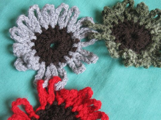 Amy: Posete si rochite din flori crosetate