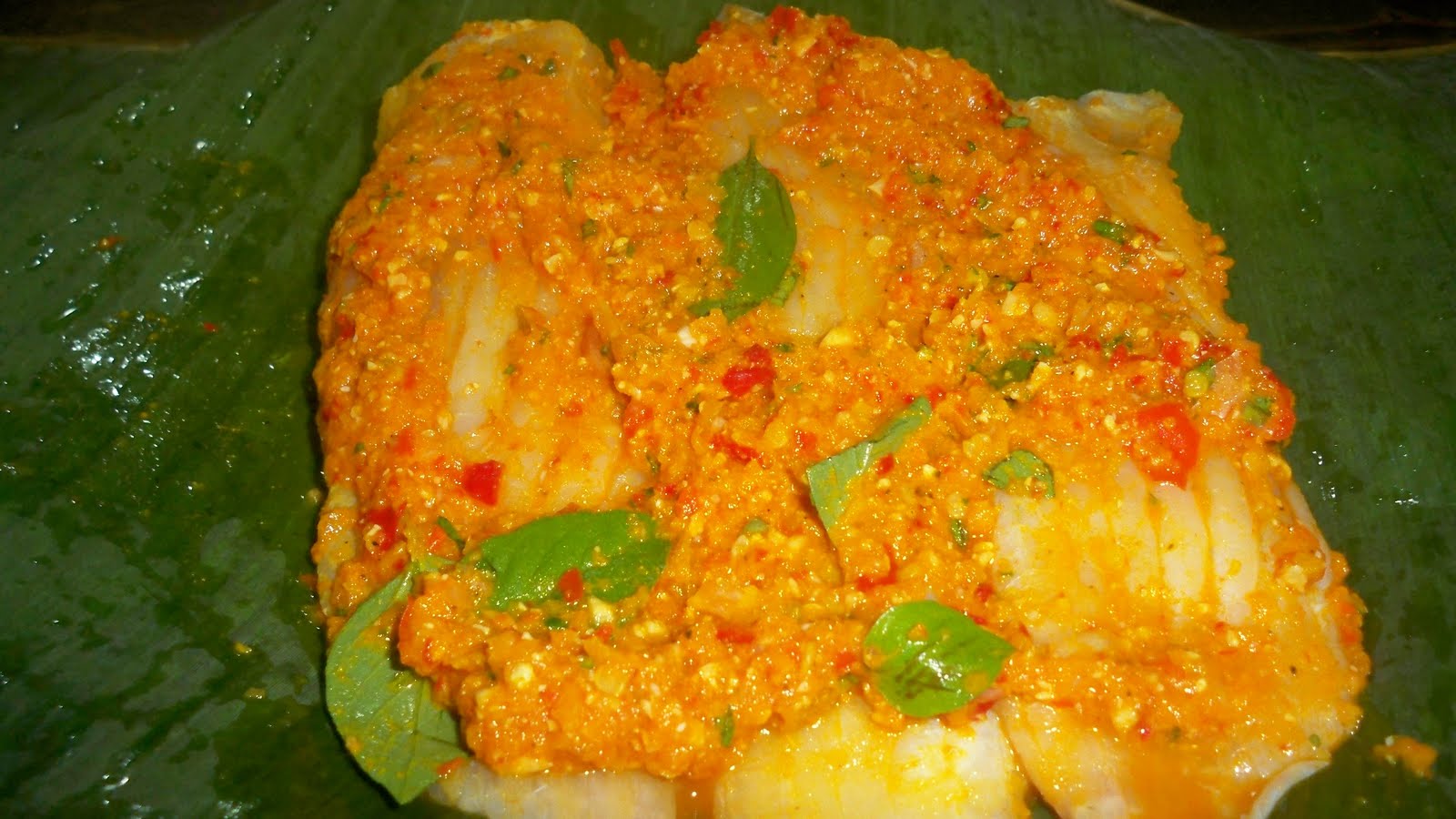 Sweet Coconut and Cumin: Pepes Ikan pari w/ daun kemangi ( spicy ...